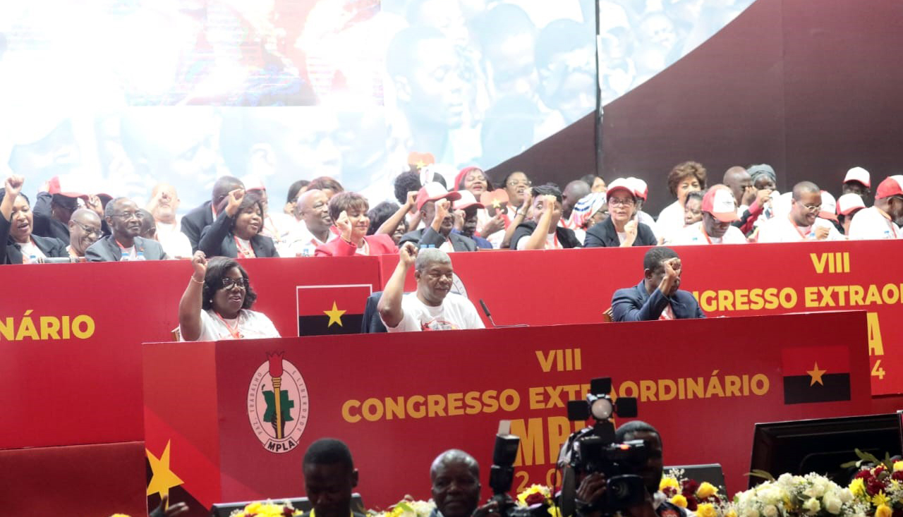CONGRESSO EXTRAORDINÁRIO DO MPLA APROVA ALTERAÇÃO NOS ESTATUTOS ...